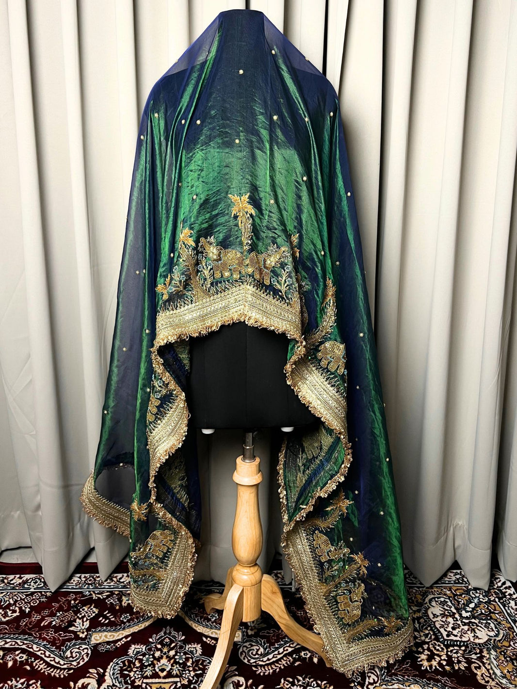 Dupatta Collection | Designer & Traditional Dupattas – Mantavya